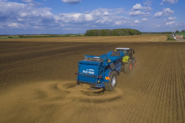 Muck spreaders, rear discharge manure spreaders from GT Bunning